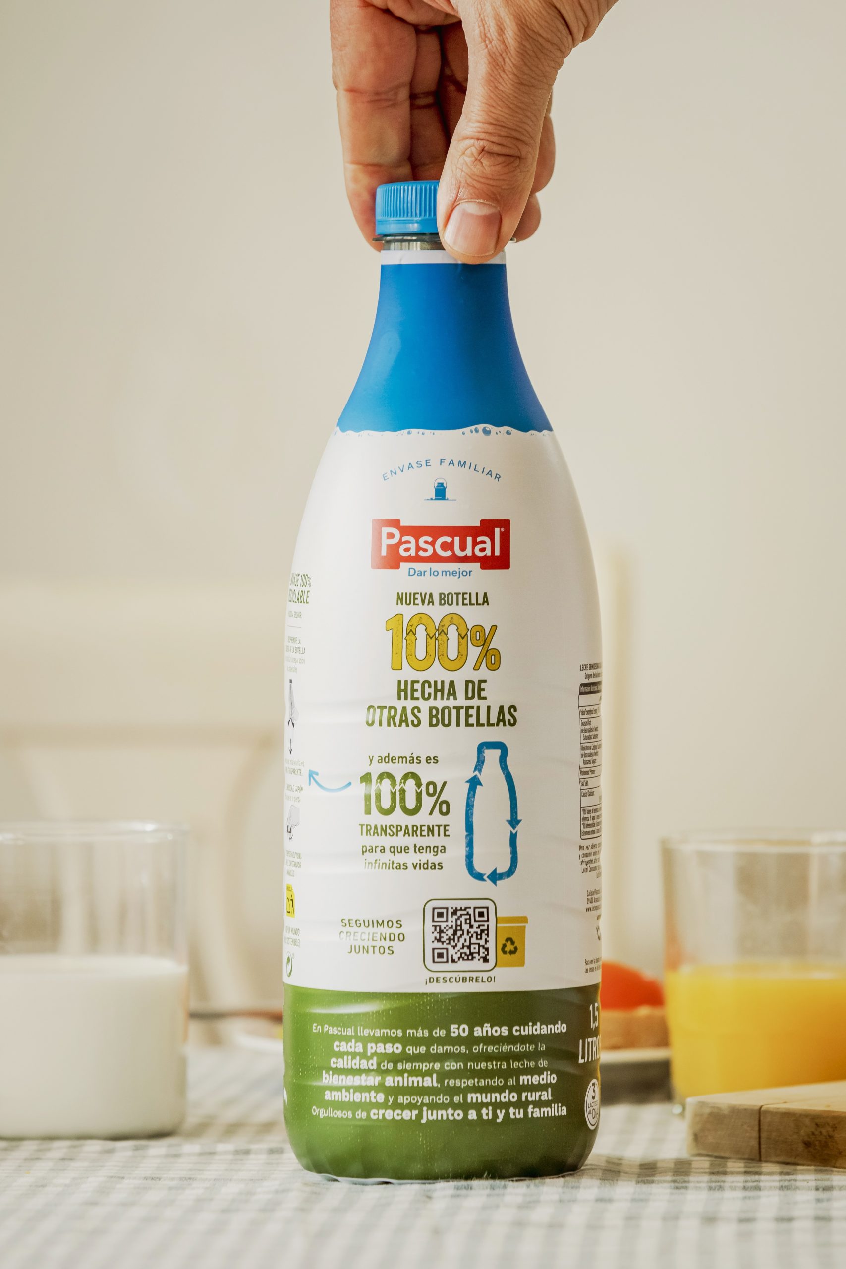 Pascual lanza la primera botella de leche del mercado hecha 100% de ...